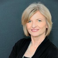 Esther Davidowitz - Journalist Profile - Intelligent Relations