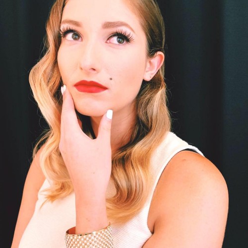 Julia Musto - Journalist Profile - Intelligent Relations