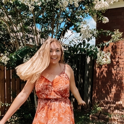 Emily Pounds - Journalist Profile - Intelligent Relations