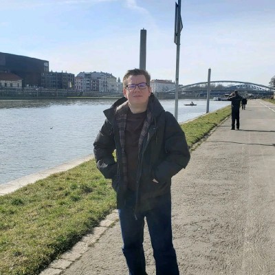 Robert Simmons - Journalist Profile - Intelligent Relations