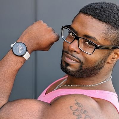 Derrek Lee - Journalist Profile - Intelligent Relations