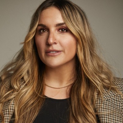 Lisa Desantis - Journalist Profile - Intelligent Relations