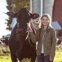 Taylor Leach - Journalist Profile - Intelligent Relations